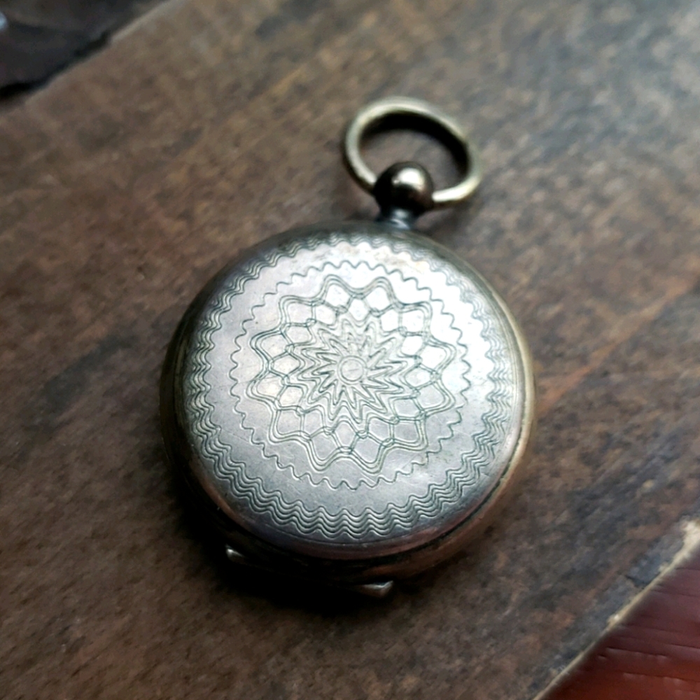 Antique Civil War Era Locket With Tin Types - Gem